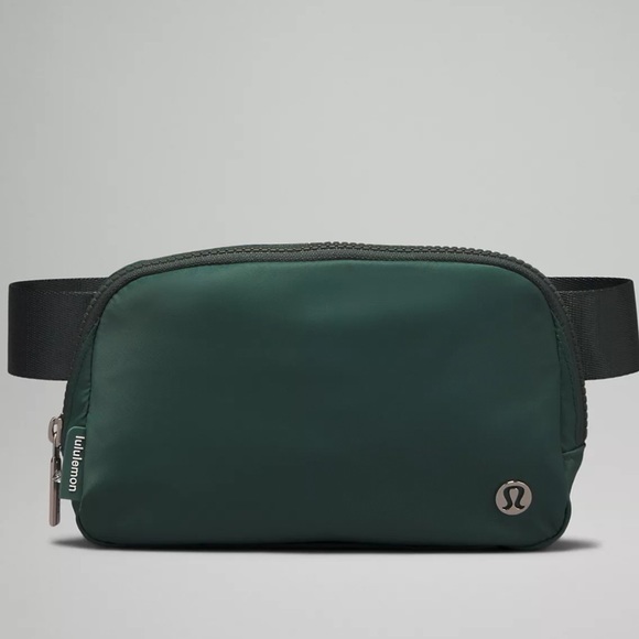 lululemon athletica | Bags | Nwt Forest Green Lululemon Everywhere Belt ...